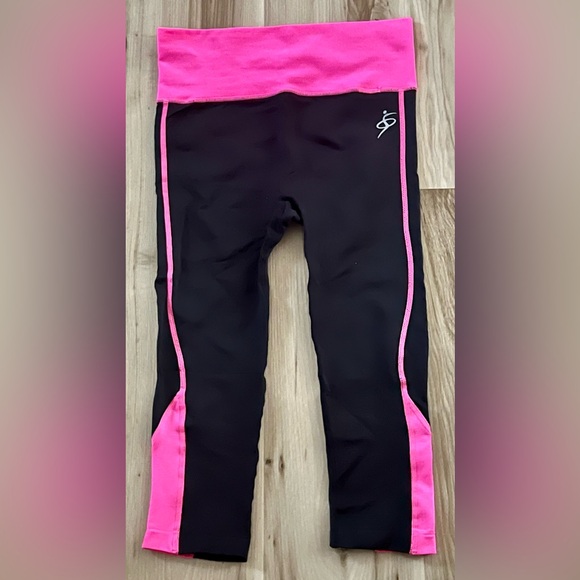 amazing sports | Pants & Jumpsuits | Capri Leggings New | Poshmark